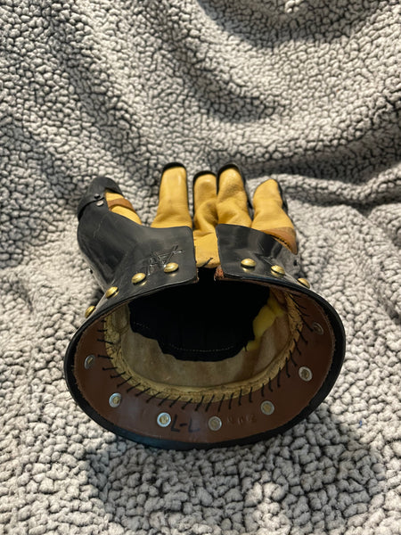 Gauntlets - Finger - Spring Steel - Blackened – Valkyrie Forge Inc.