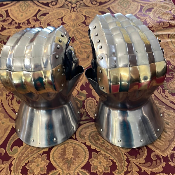 Gauntlets - Corrugated - Spring Steel – Valkyrie Forge Inc.